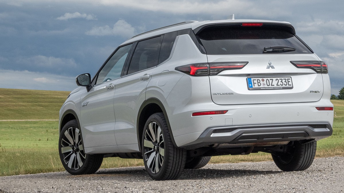 Mitsubishi Outlander Test (2025)